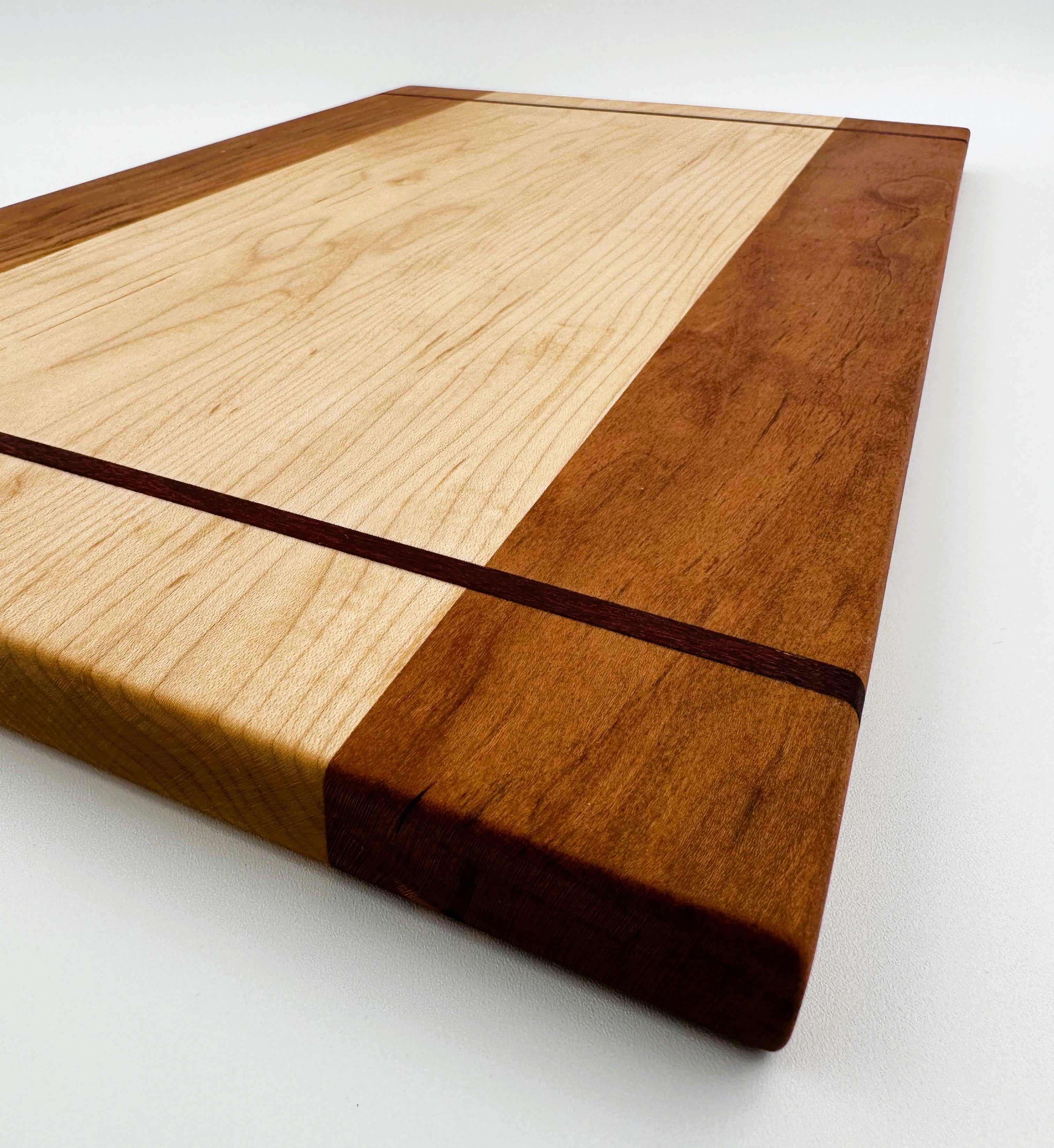 Maple Cutting Board with Cherry Edging and Purple Heart Inlay – Cool Ideas